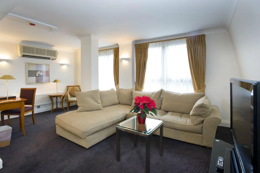 25 BEST Baby And Toddler Friendly Places To Stay In London