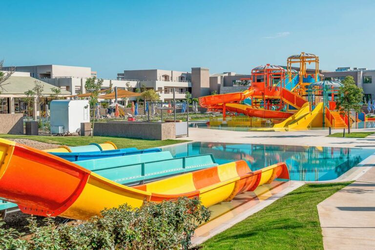 23 Best Resorts In Greece With Amazing Waterparks & Splash Parks!