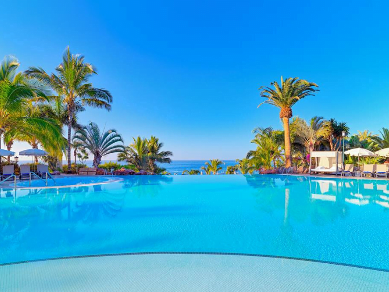 50 Amazing Luxury Baby Friendly Hotels With Baby Clubs & Creches 2024