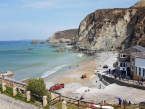 Best Baby and Toddler Friendly Cottages & Holiday Parks In Cornwall! 🏖️