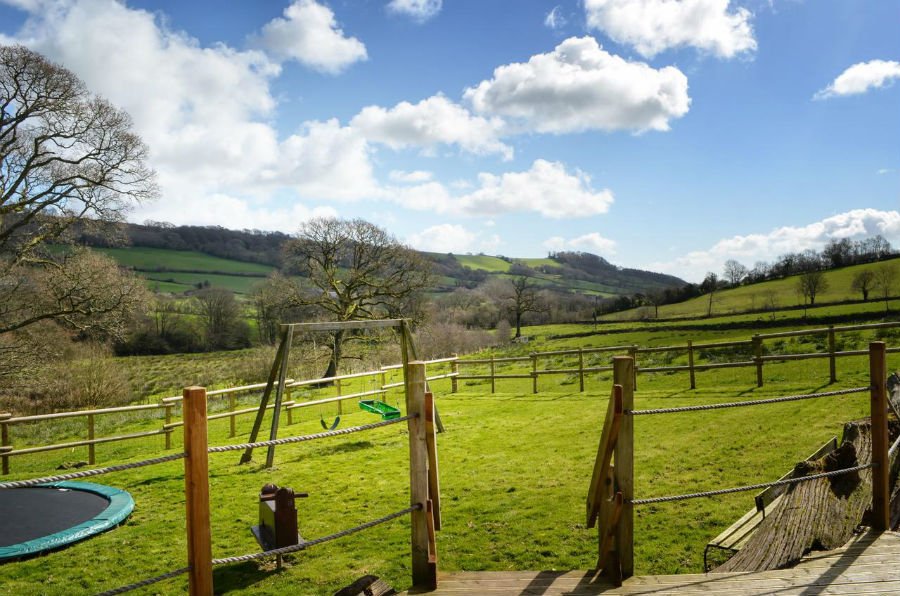 10 BEST Toddler Friendly Farm Stays In Devon