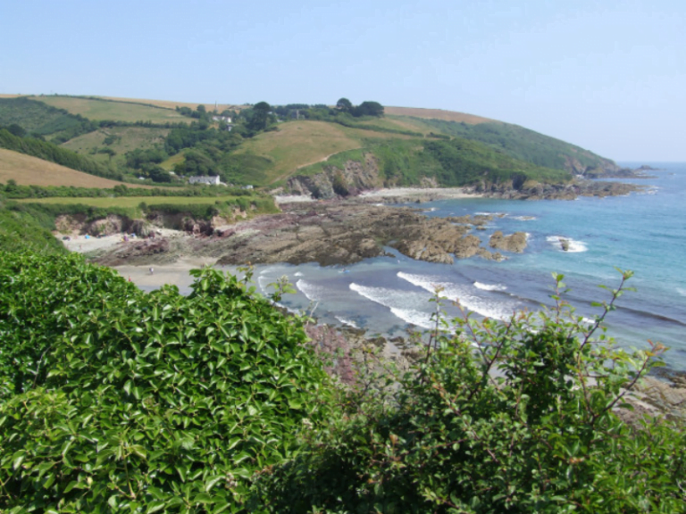 Best Baby and Toddler Friendly Cottages & Holiday Parks In Cornwall! 🏖️
