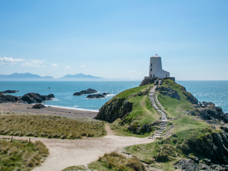 13 BEST Toddler Breaks For Tots - Perfect For Weekend & Short Breaks!