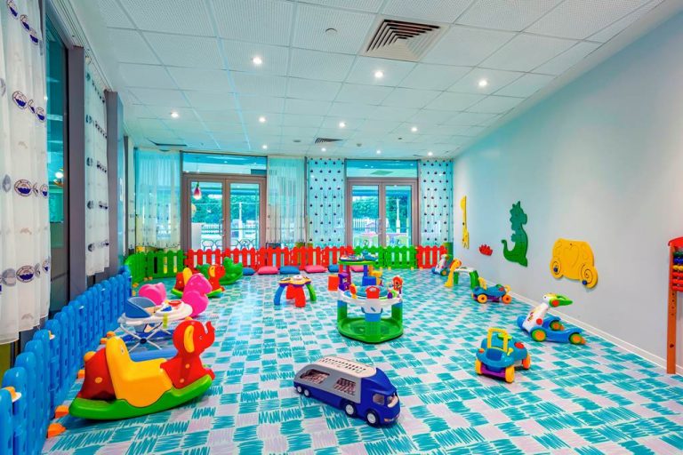 50 Amazing Baby Friendly Hotels With Baby Clubs & Creches