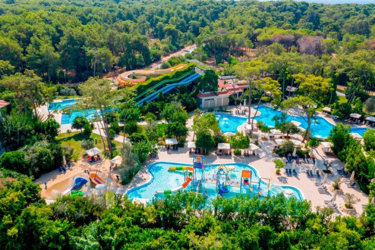 15 Best Hotels in Turkey With Splash Parks!