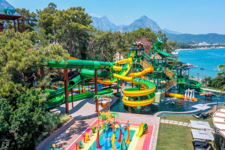 10 Best Hotels in Turkey with Amazing Waterparks!