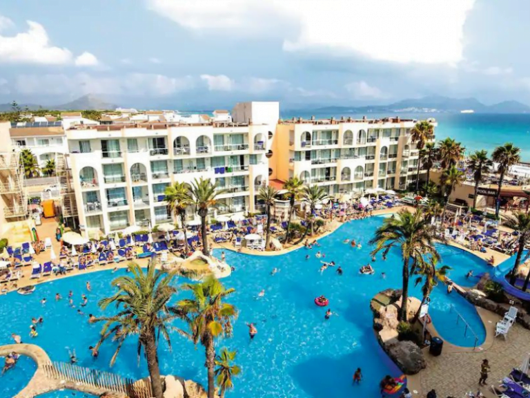 32 Best Hotels in Majorca with Amazing Waterslides!