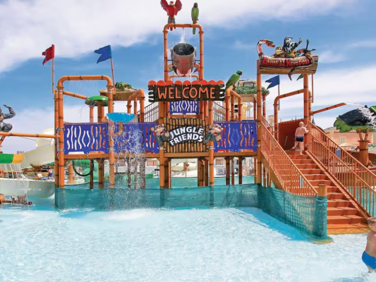 23 Best Resorts In Greece With Amazing Waterparks & Splash Parks!