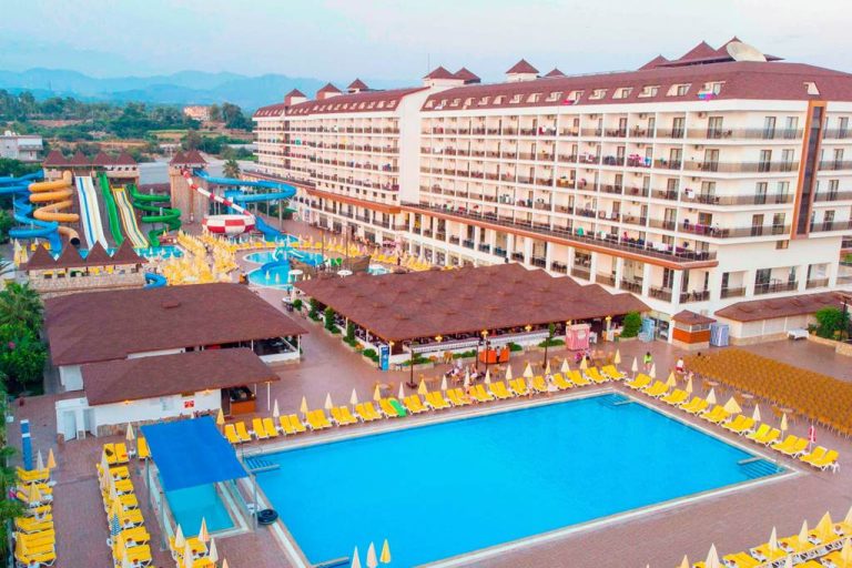 15 Best Toddler Friendly Hotels in Turkey With Fantastic Splash Parks 2024!