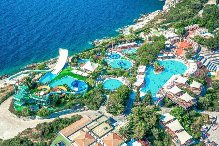 10 Best Hotels in Turkey with Amazing Waterparks!
