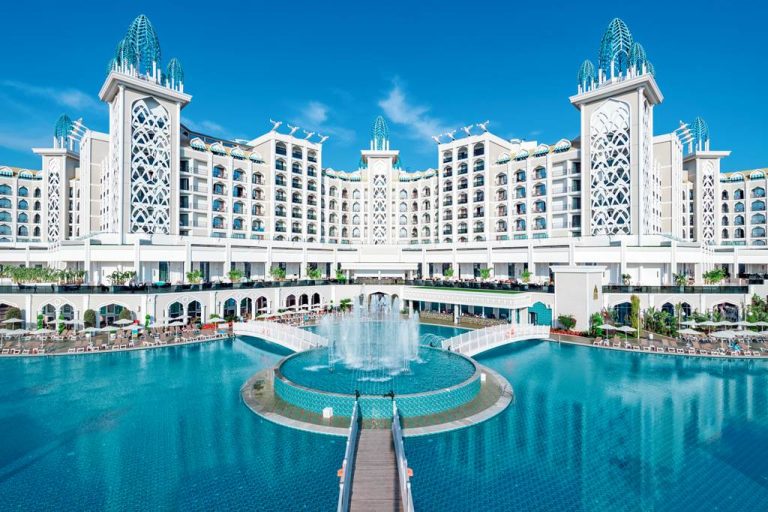 10 Best Hotels in Turkey with Amazing Waterparks!