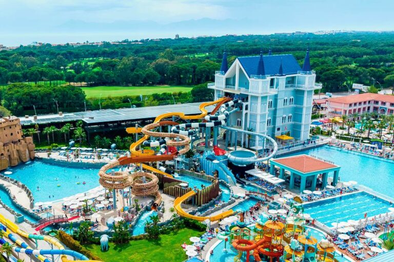 19 Best Hotels in Turkey with Amazing Waterparks!