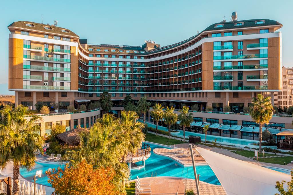 19 Best Hotels in Turkey with Amazing Waterparks!