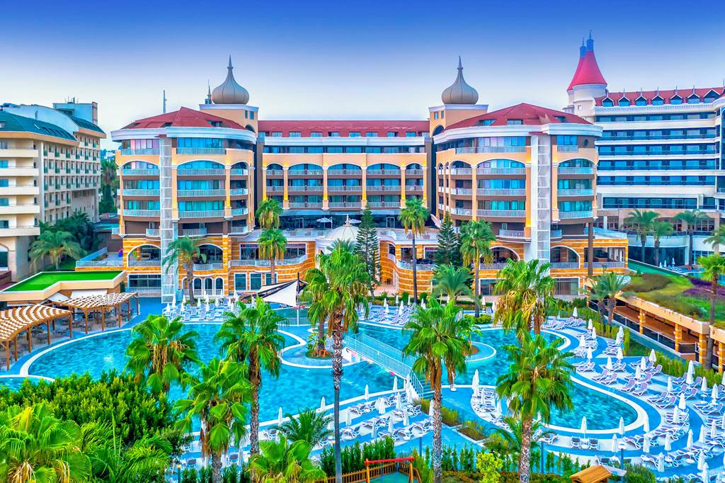10 Best Hotels in Turkey with Amazing Waterparks!