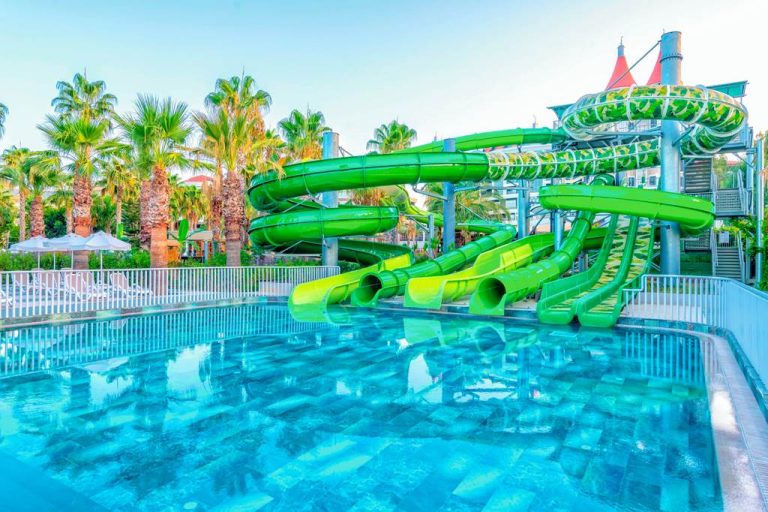 10 Best Hotels in Turkey with Amazing Waterparks!