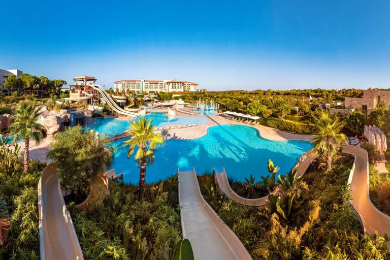 10 Best Hotels In Turkey With Swim Up Rooms - Perfect For Families!