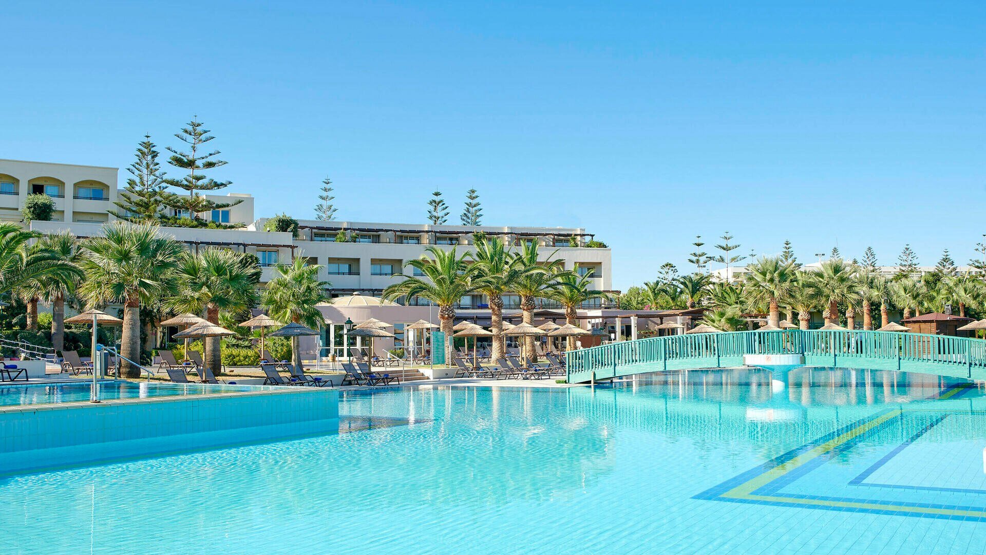 10 Best Hotels In Greece Near Gorgeous Beaches!