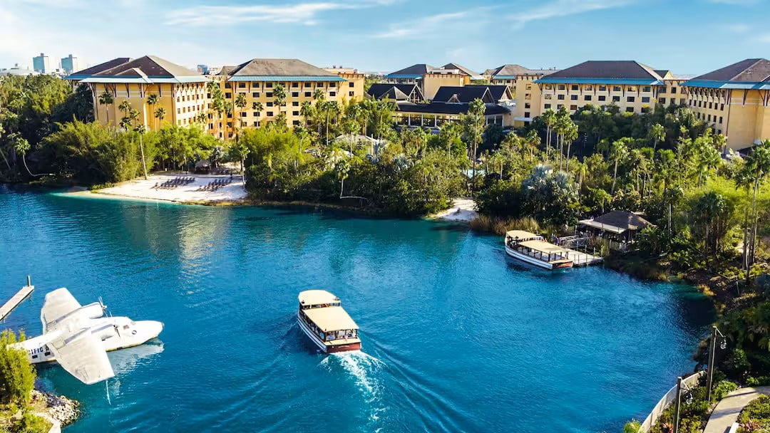 10 Best Disney & Universal Resorts For Families! 😀