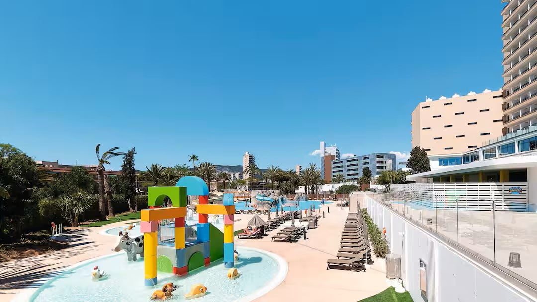 32 Best Hotels in Majorca with Waterslides, Splash Parks & Waterparks!