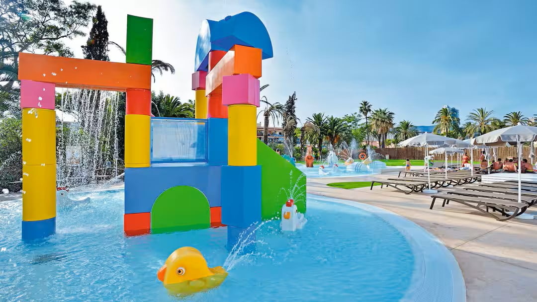 32 Best Hotels in Majorca with Waterslides, Splash Parks & Waterparks!