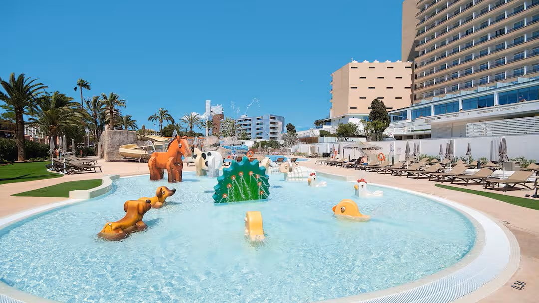 32 Best Hotels in Majorca with Waterslides, Splash Parks & Waterparks!