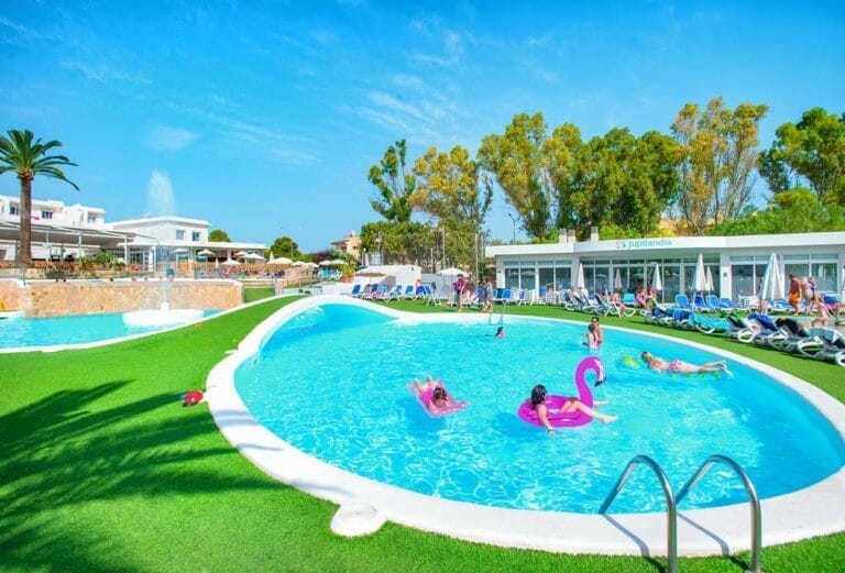 Splash-tastic Stays: 10 Toddler Friendly Hotels in Majorca with Splash ...